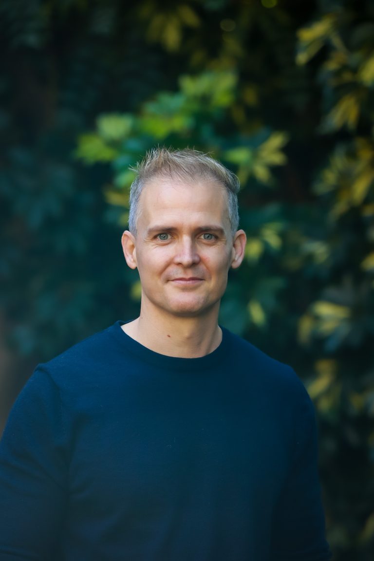 Soren Bowie ‘00 thrives as LA comedy writer and American dad - Colorado ...